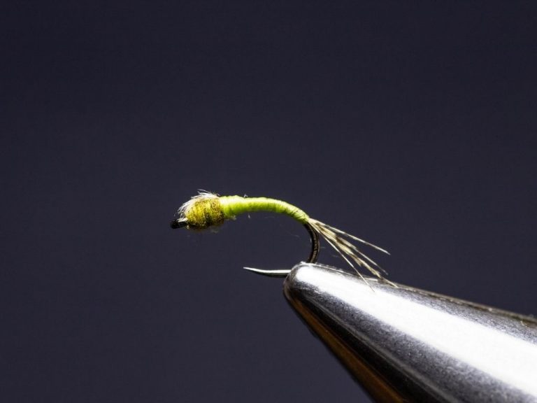 How to Tie a WD-40 (Step-by-Step with Video) - Into Fly Fishing
